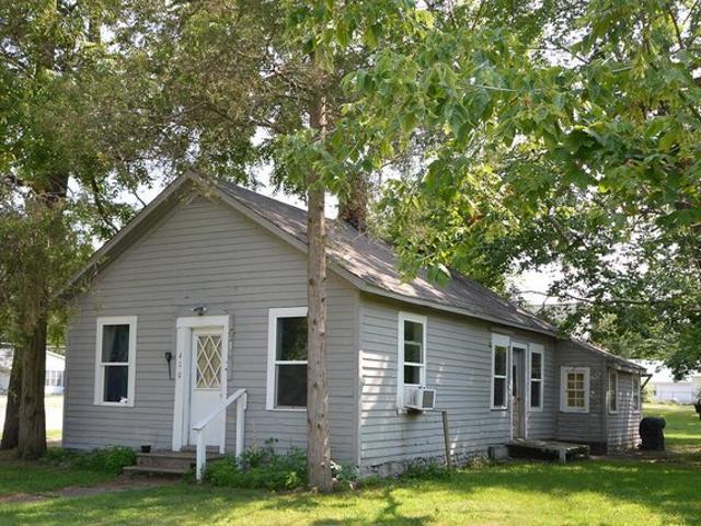 410 N Lagrave St, Paw, MI 49079
