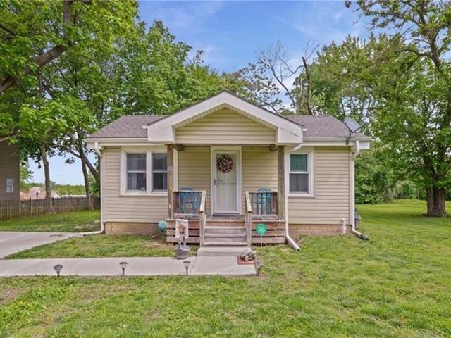 410 NE 75th Ter, Kansas City, MO 64118