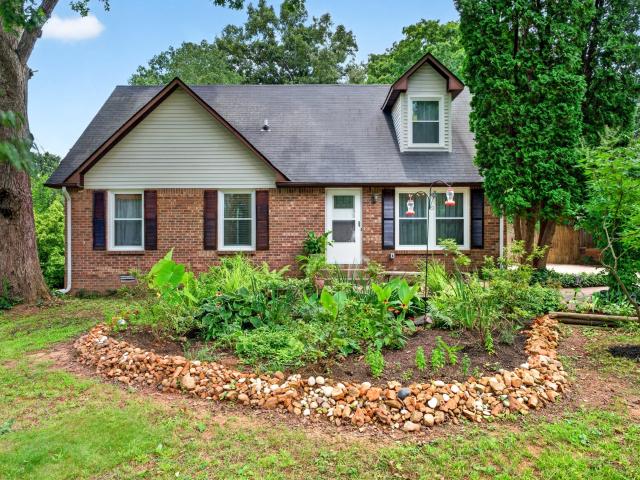 410 Spencer Ln