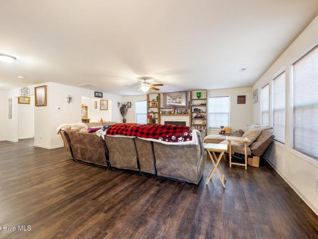 410 Paradise Lane