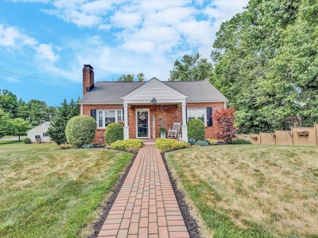 410 Parkdale Dr, Salem, VA 24153