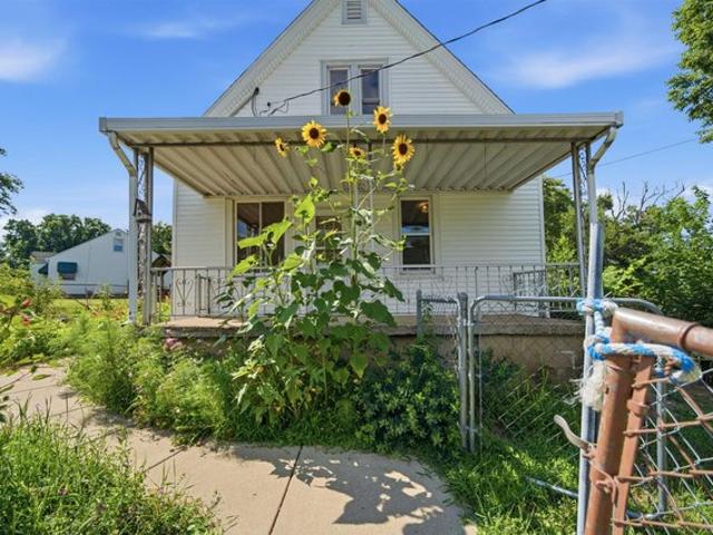 410 Pekin Ave, East Peoria, IL 61611