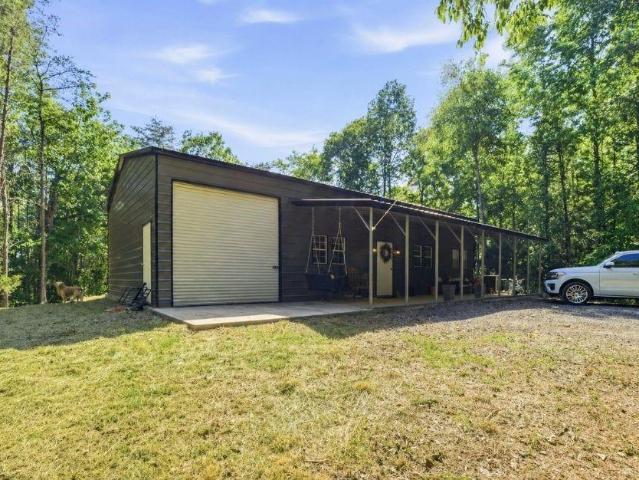 410 Pine Hill Road SE