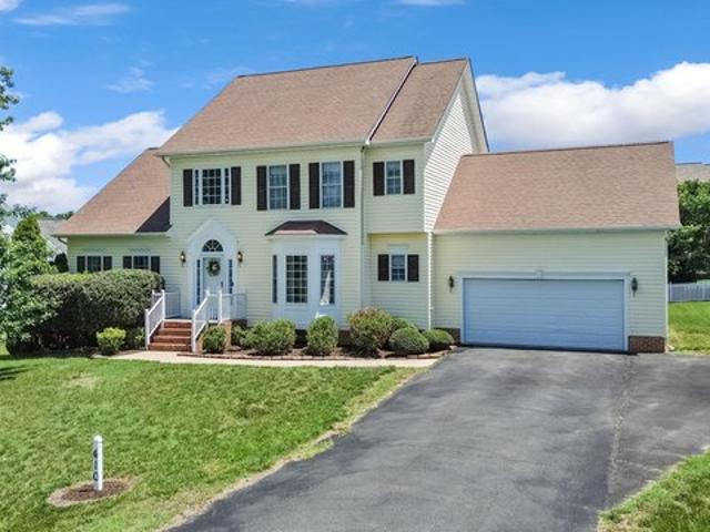 410 Roper Dr, Bowling Green, VA 22427