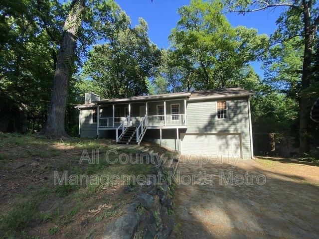 410 Riverlake Ct, Woodstock, GA 30188