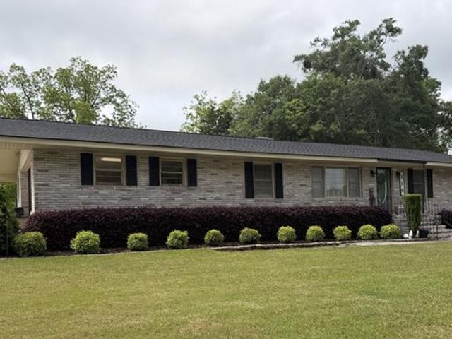 410 Ridgecrest Dr, Elberton, GA 30635