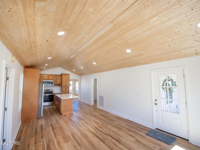 410 W Walnut St