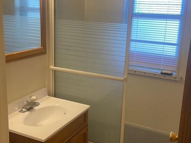 410 W. Cook st 1 Bedroom Apartment for Rent at 410 W Cook St, Springfield, IL 62704 Vinegar Hill