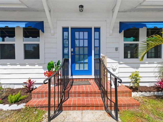 410 W Lemon St, Tarpon Springs, FL 34689 | MLS #TB8493 | Compass