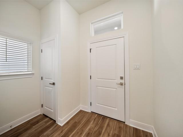 410 W Marlin St W