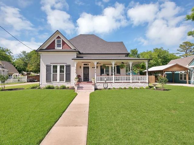 410 W Spring St, Weatherford, TX 76086
