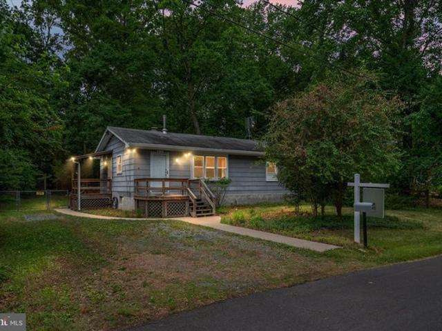 410 Walnut Dr, Annapolis, MD 21403