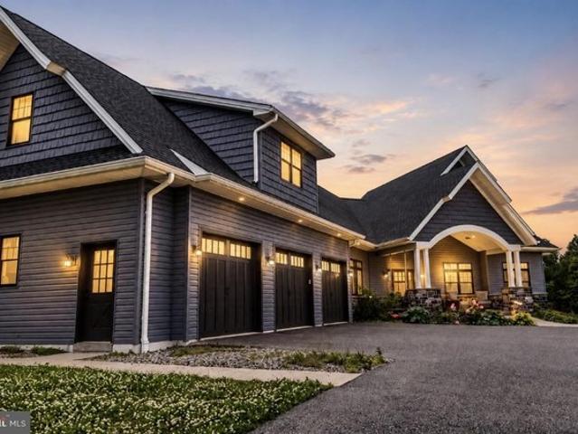 410 Walnuttown Rd, Fleetwood, PA 19522