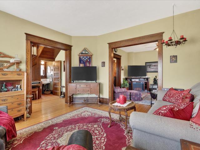 410 Washington St, Edgerton, WI 53534 | MLS #2019