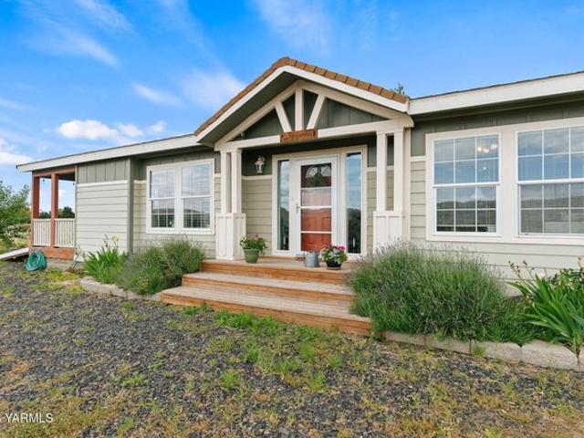 410 Wenas View Dr, Selah, WA 98942