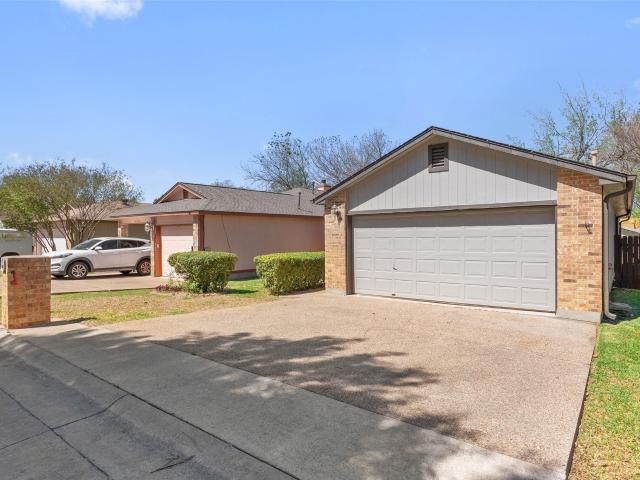 410 Village Ln, Buda, TX 78610 | MLS #8335