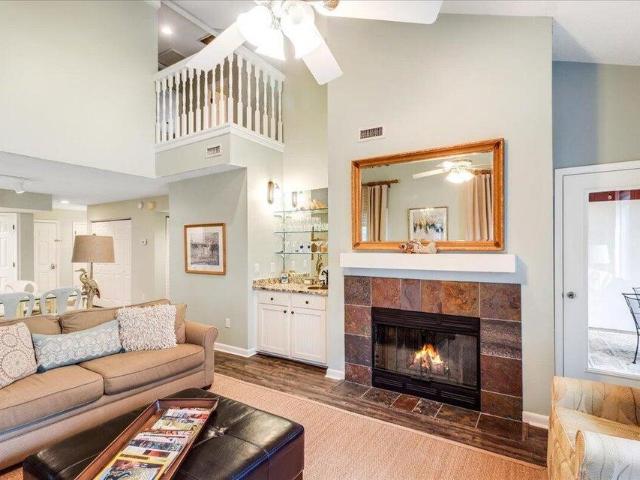 410 Yacht Harbor Court 410