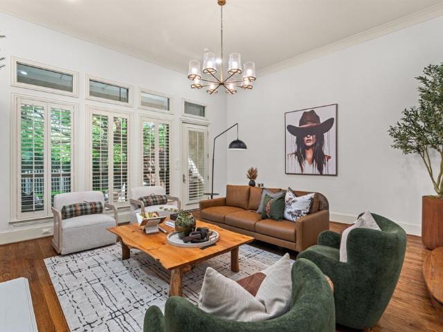 4115 Buena Vista Street