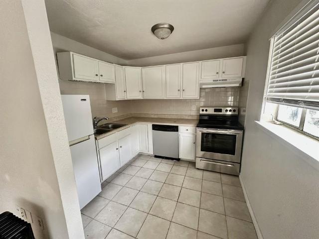 4115 Douglas # 204