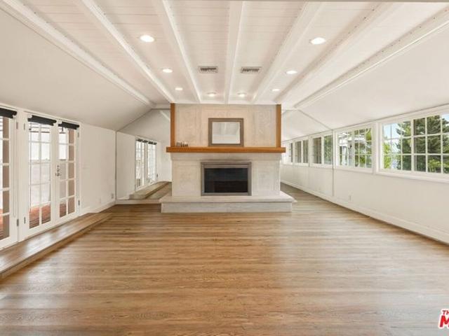4115 Knobhill Dr, Los Angeles, CA 91403