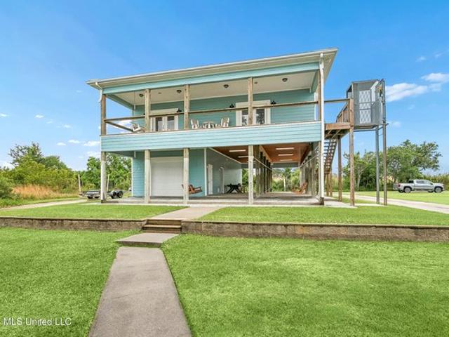 4115 Riverside Dr, Pearlington, MS 39572