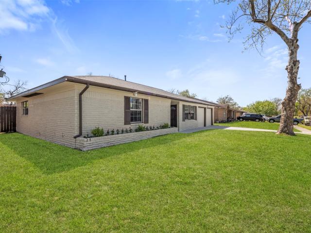 4115 Trail Lake Drive