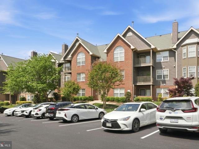4116 Monument Ct, Unit 204, Fairfax, VA 22033 | MLS #VAFX2301 | Compass