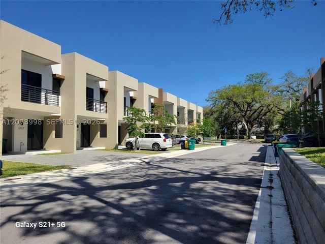 4117 N Oak Pl, Dania Beach, FL 33314
