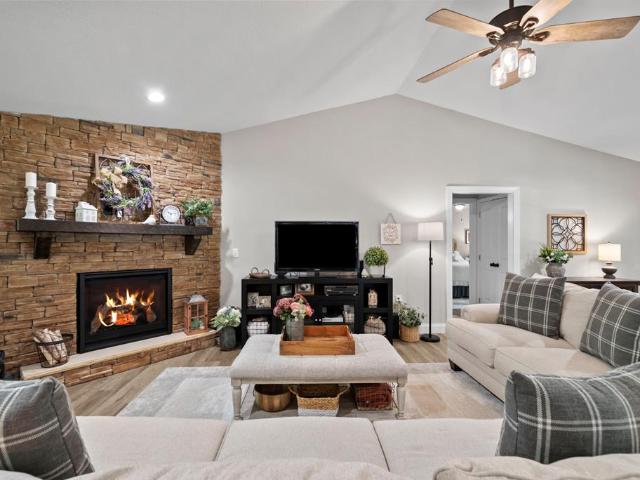 4117 Chica Rd