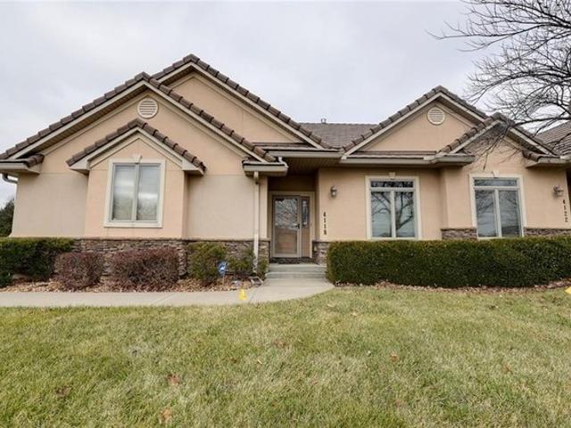 4118 NE Chapel Manor Ct, Lee's Summit, MO 64064
