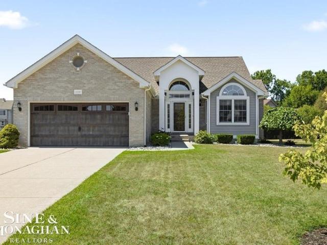 4118 Aspen Cir, Grand Blanc, MI 48439