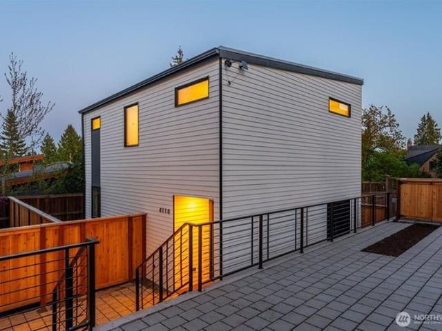4118 Burke Ave N, Seattle, WA 98103
