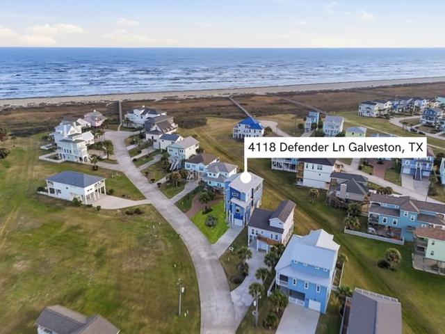4118 Defender Ln, Galveston, TX 77554