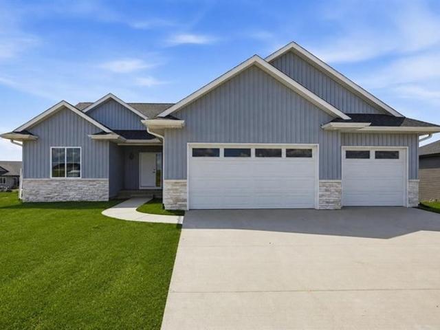 4118 Gemstone Rd, Marion, IA 52302