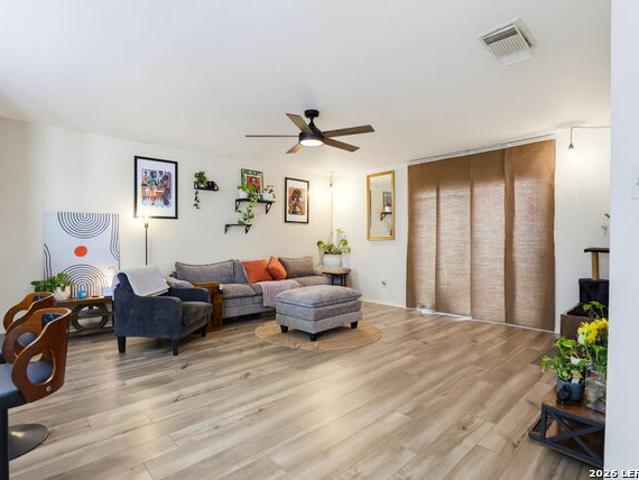 4118 Winter Sunrise Dr