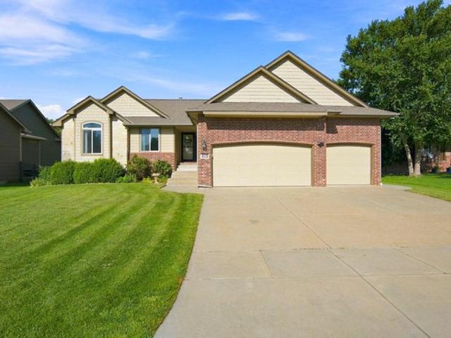 4119 N Parkdale Cir, Maize, KS 67101
