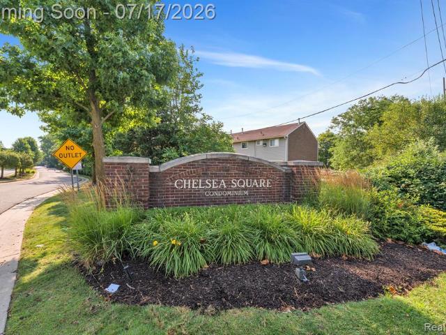 41101 N Maplewood Drive
