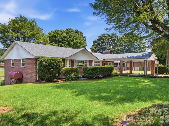 4110 Kendell Pl, Hudson, NC 28638