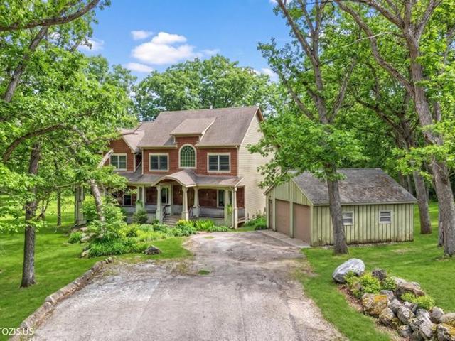 4110 Valley View Rd, Crystal Lake, IL 60012