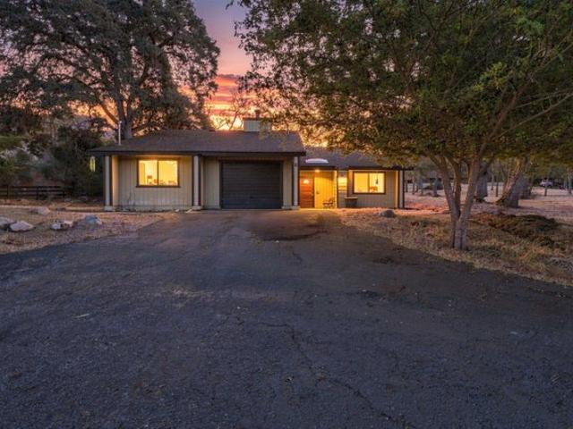 41113 Oak Ridge Dr Apt A, Three Rivers, CA 93271