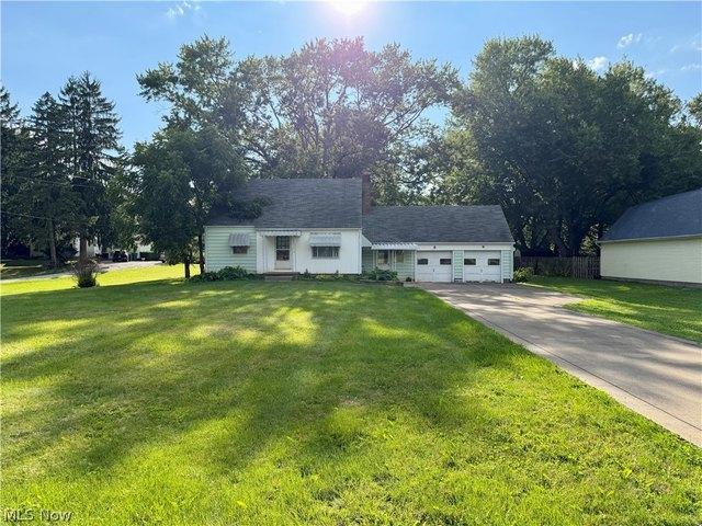 4111 Broadway Ave NE, Louisville, OH 44641