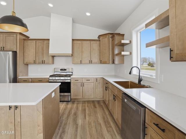 4111 Haven Ct, Grand Forks, ND 58201