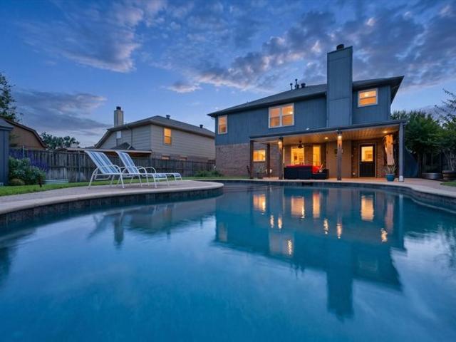 4111 Highgrove Dr, Arlington, TX 76001