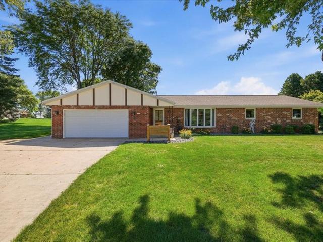 4112 Mueller Dr, Hartford, WI 53027