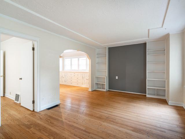 4112 N Woodburn St, Unit 4114
