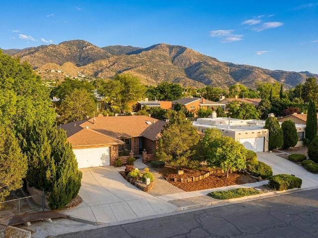 4112 Blue Ridge Place NE