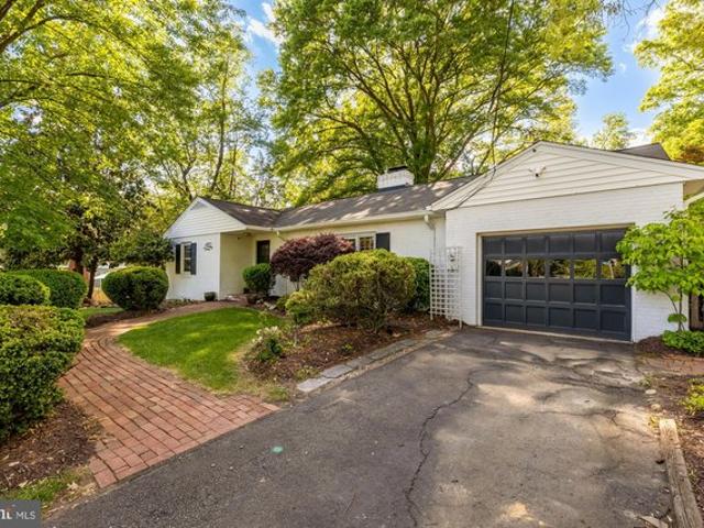 4112 Downing St, Annandale, VA 22003