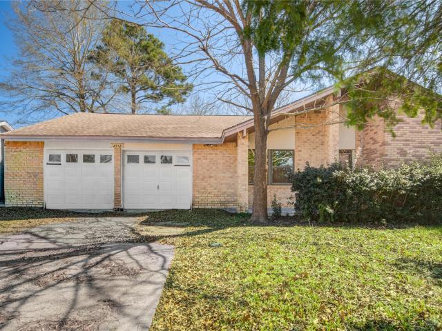 4112 Pine Shadows St, Dickinson, TX 77539 | MLS #57132 | Compass