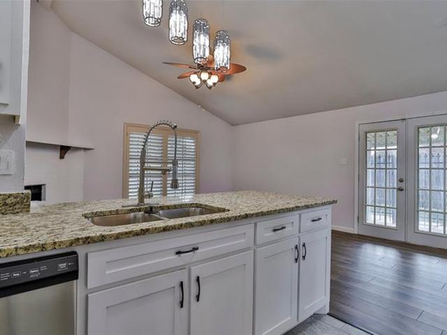 4112 Spindletree Ln, Fort Worth, TX 76137