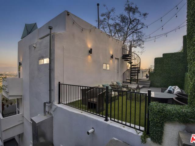 4112 Vanetta Place
